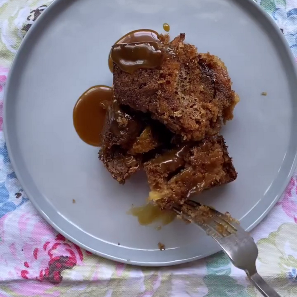 Yummiest Apple Cake - Petites Choses